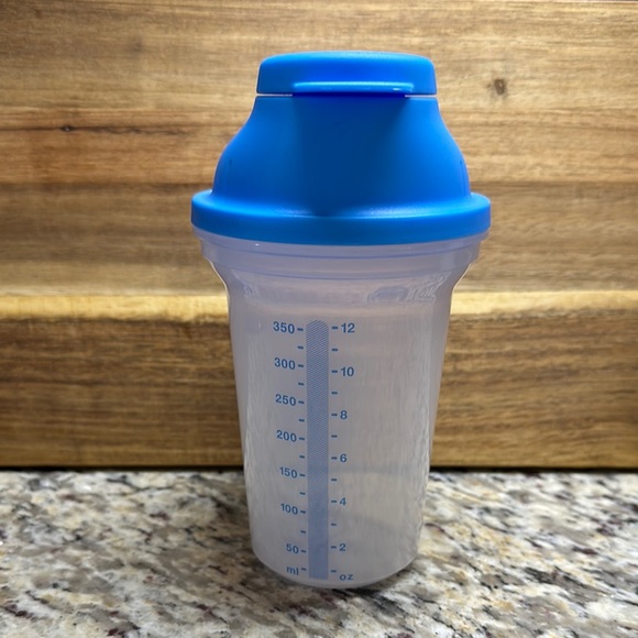 Tupperware | Kitchen | Tupperware All In One Quick Shake Small | Poshmark